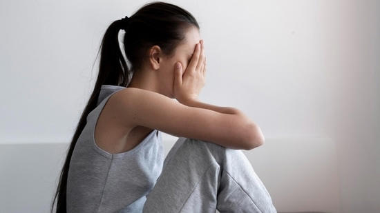 Psychiatrist shares 10 red flags of mental issues in teenagers; here’s ...