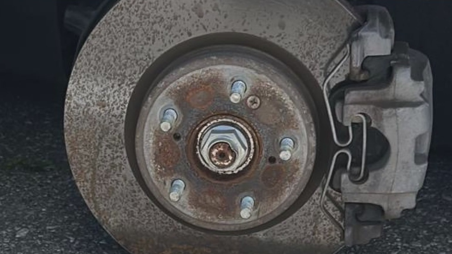 Tire theft a common problem across the U.S. - and in Metro Detroit