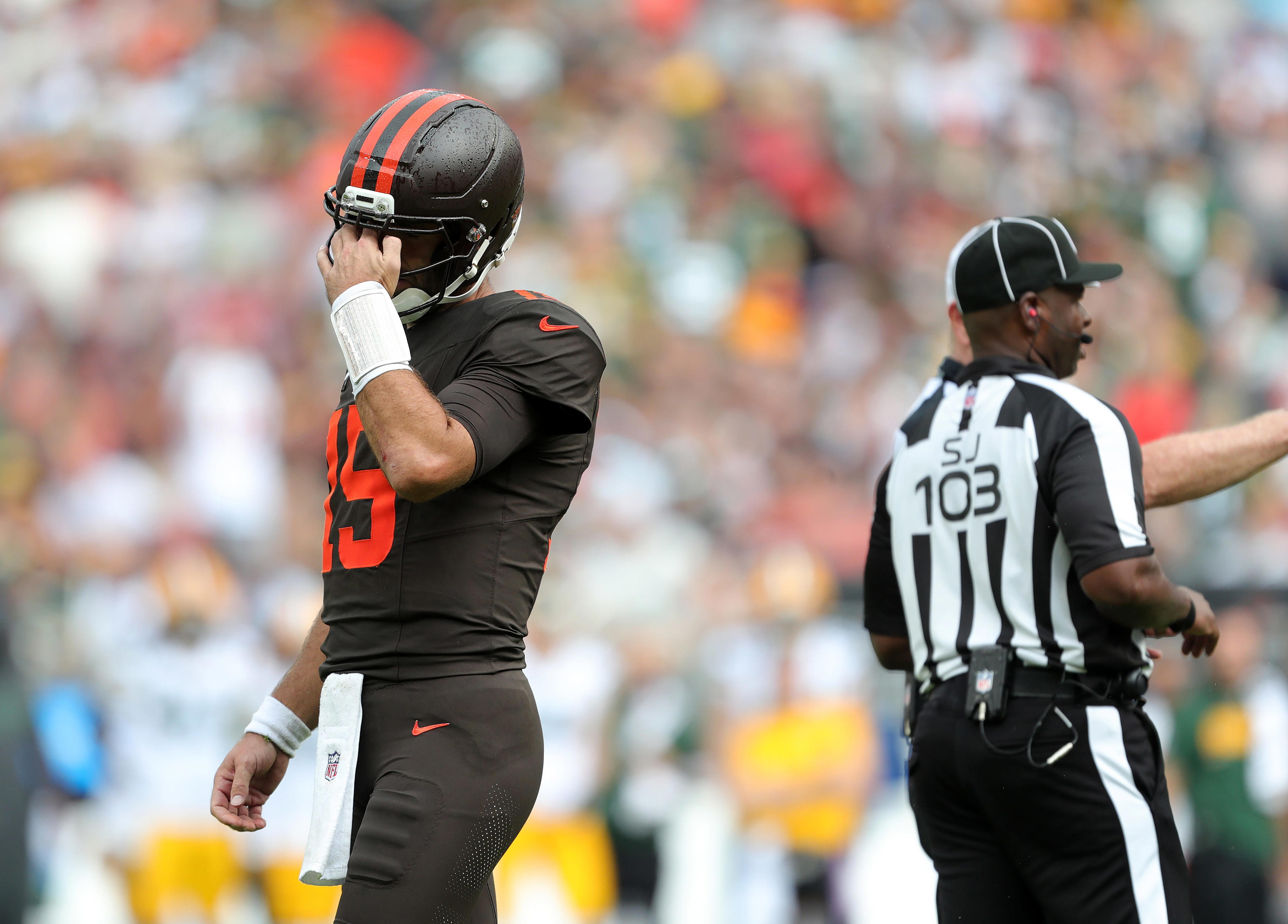 Joe Flacco fights through 'onslaught of crap' as Browns handle 'inner ...