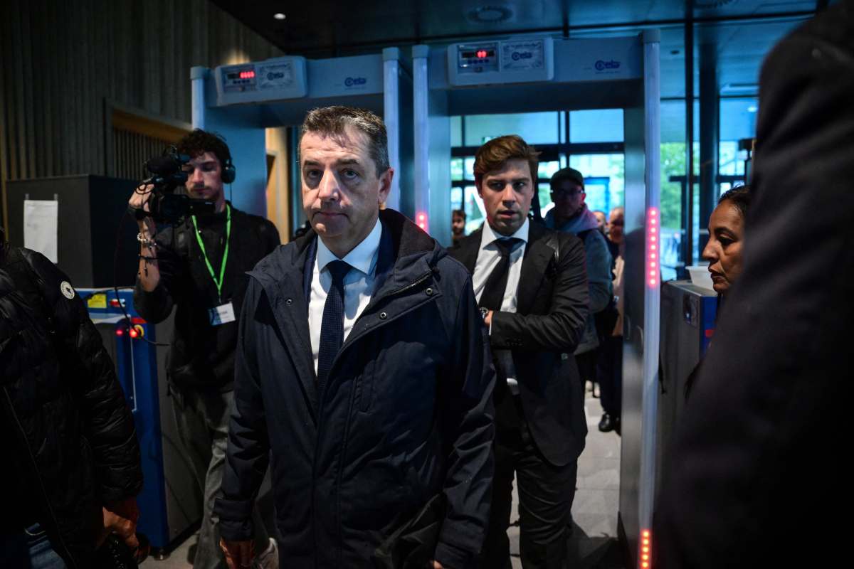 Chantage à la sextape : ouverture du procès du maire de Saint-Etienne ...