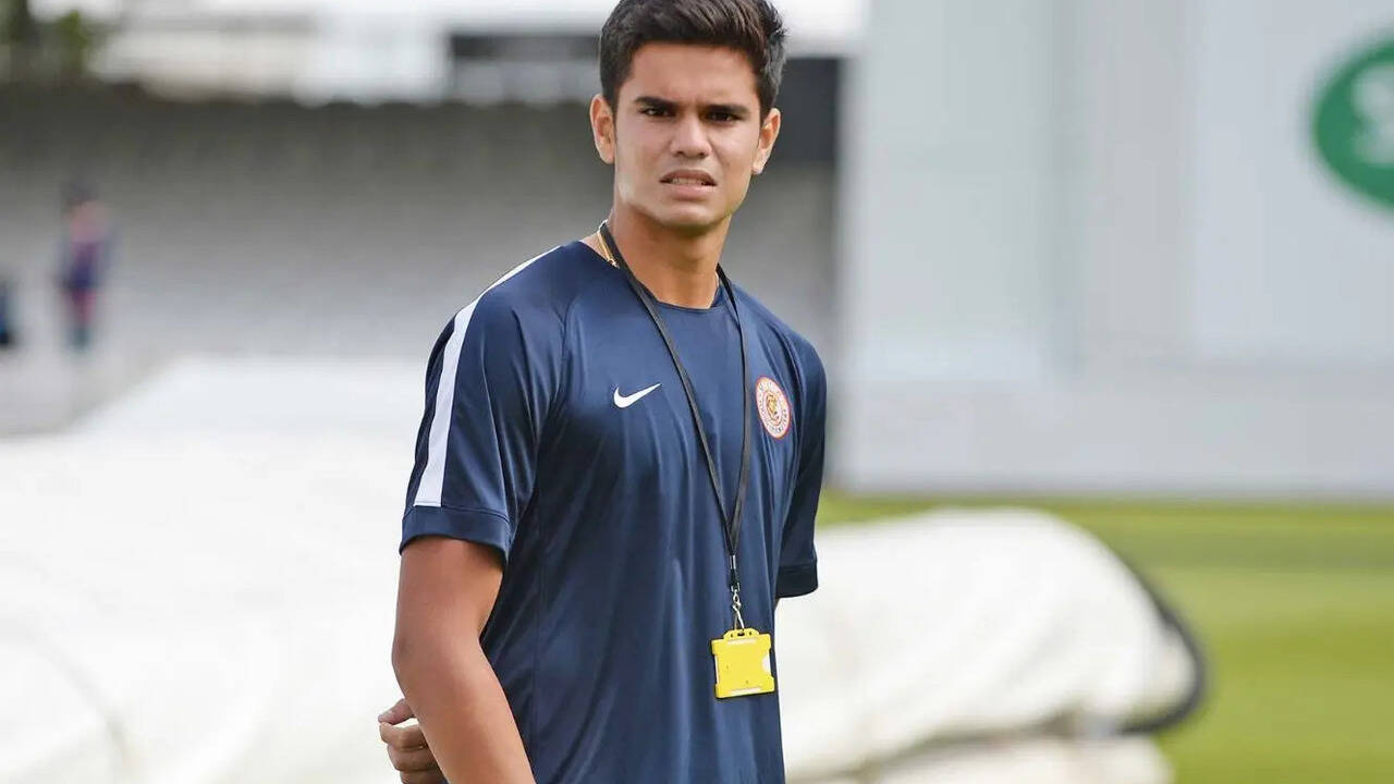 Next Generation Face-Off: Sachin Tendulkar's Son Arjun Dismisses Rahul Dravid’s Son Samit In ...