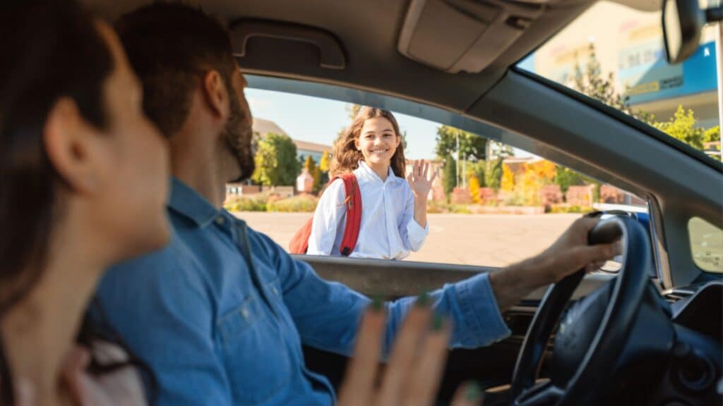 17 things some parents do in public that could embarrass their kids