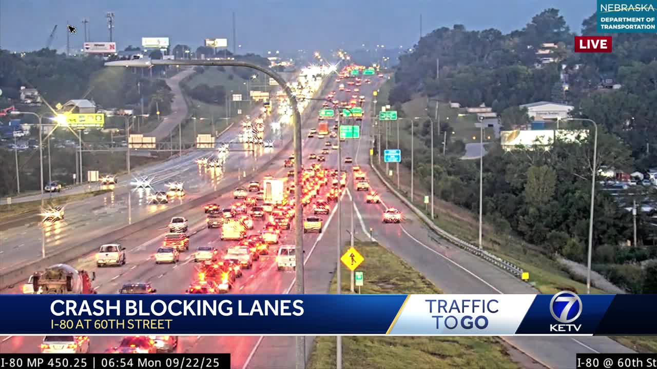 Crash blocks lanes on interstate