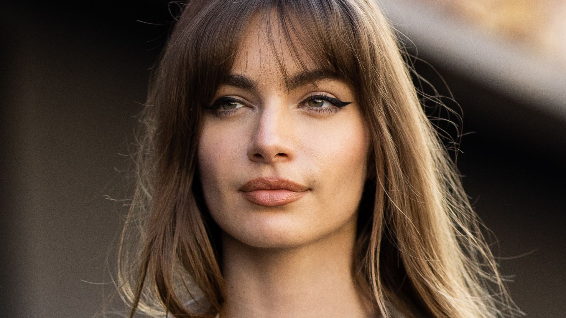 How I learned to style my bangs like the Parisian cool-girls