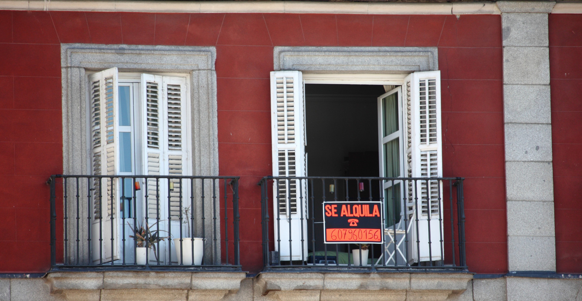Spain's new rules for tourists, explained