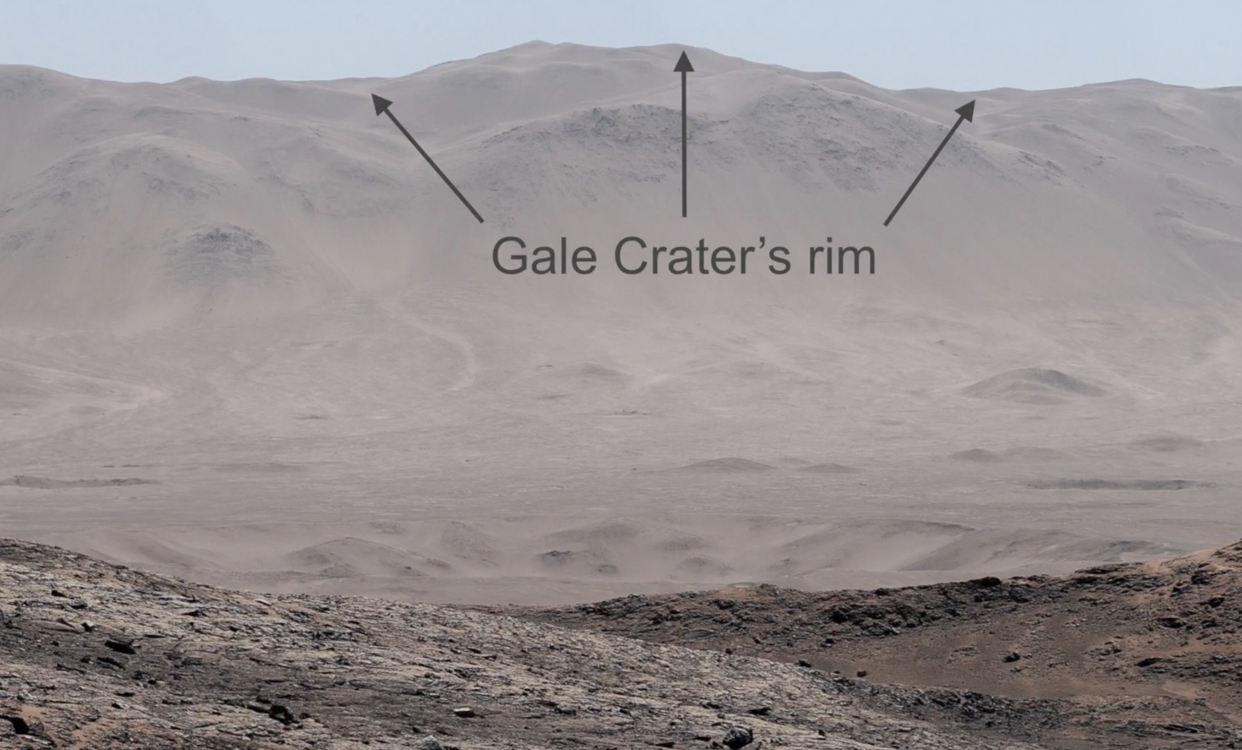 NASA’s Curiosity rover captures a wonderfully clear Mars panorama