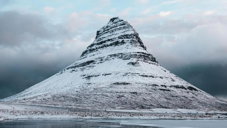 Antarctica “pyramid” fuels major alien theory debates
