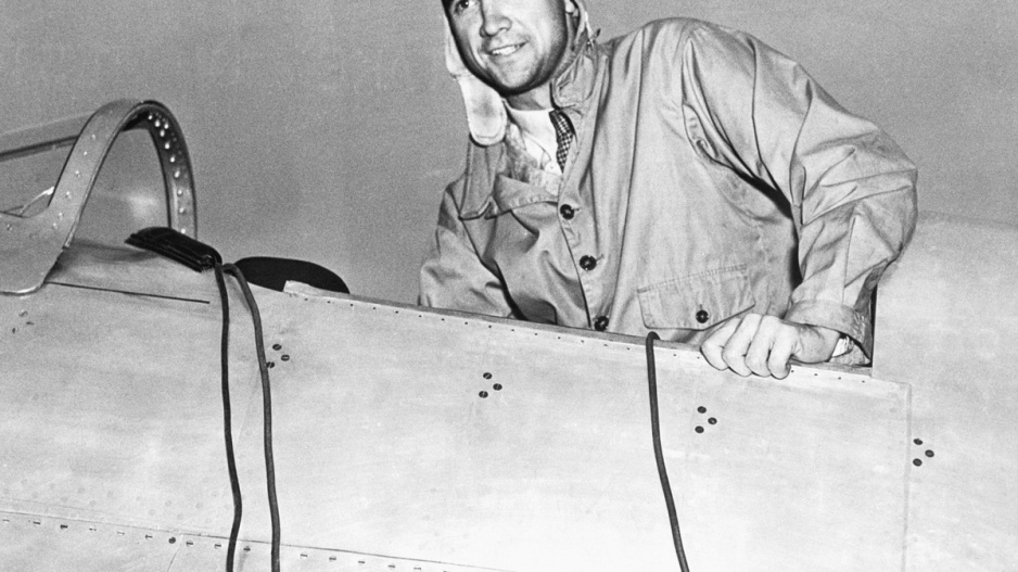 Howard Hughes: Geniální miliardář svou moč uchovával ve sklenicích a ...