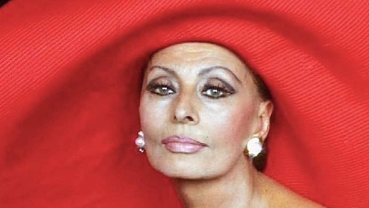 Sophia Loren, 90, was asked the secret to her youthful appearance and ...