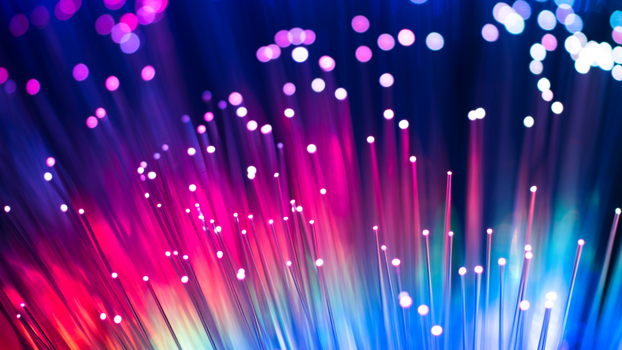 Quantum internet inches closer thanks to new chip — it helps beam ...