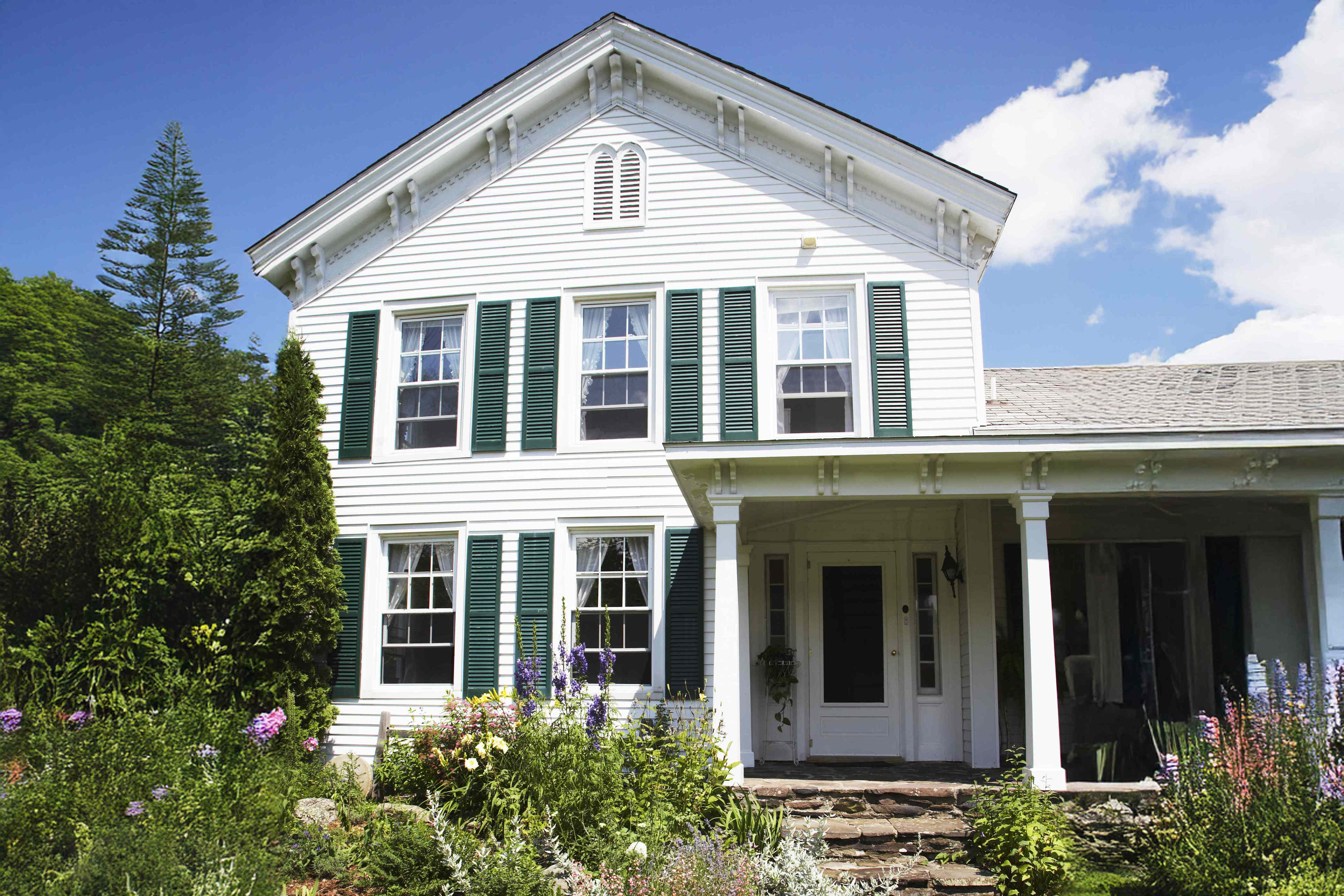 5 Exterior Paint Colors Realtors Are Seeing Everywhere Right Now