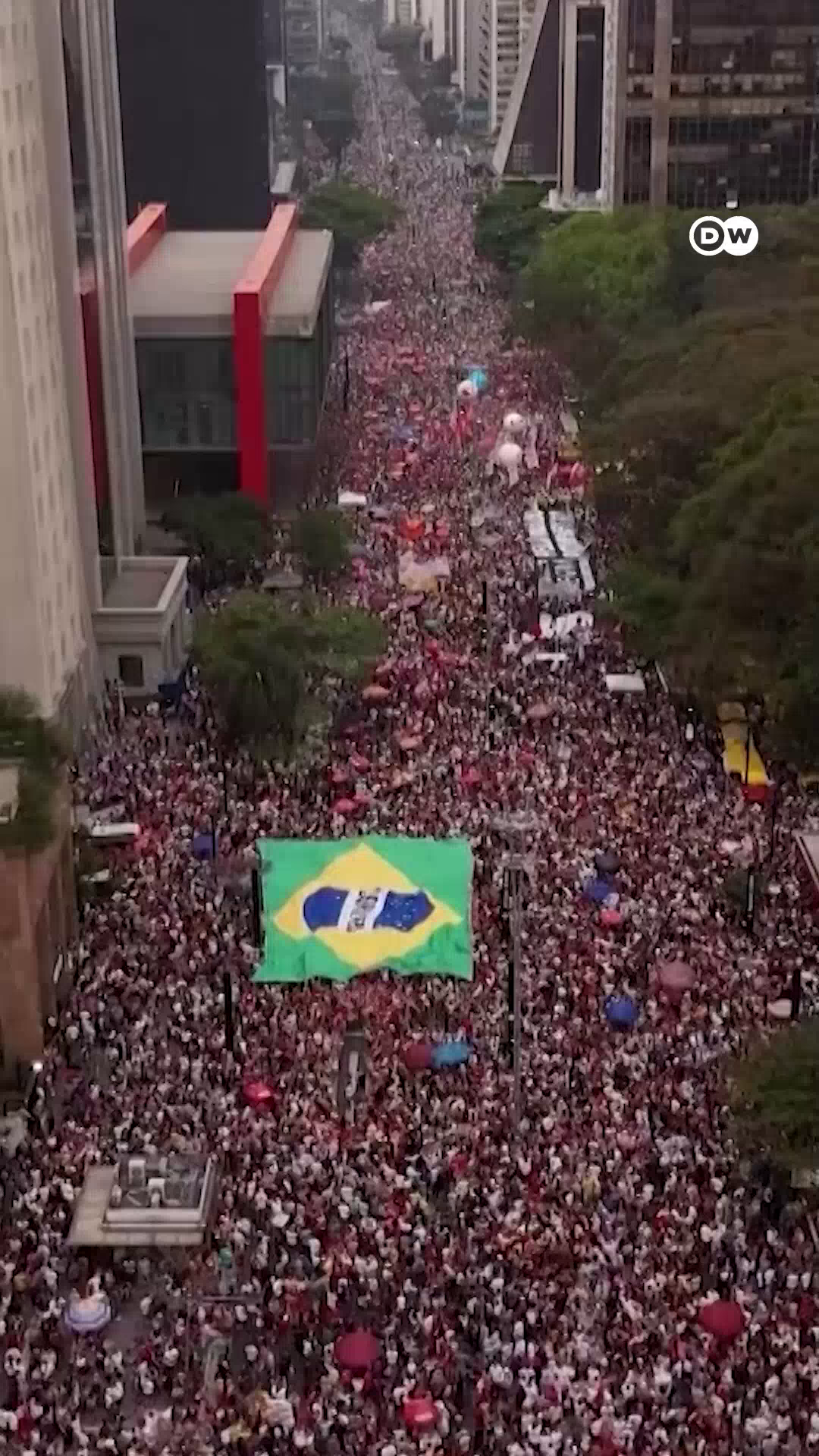 Brazil: Mass protests against amnesty bill