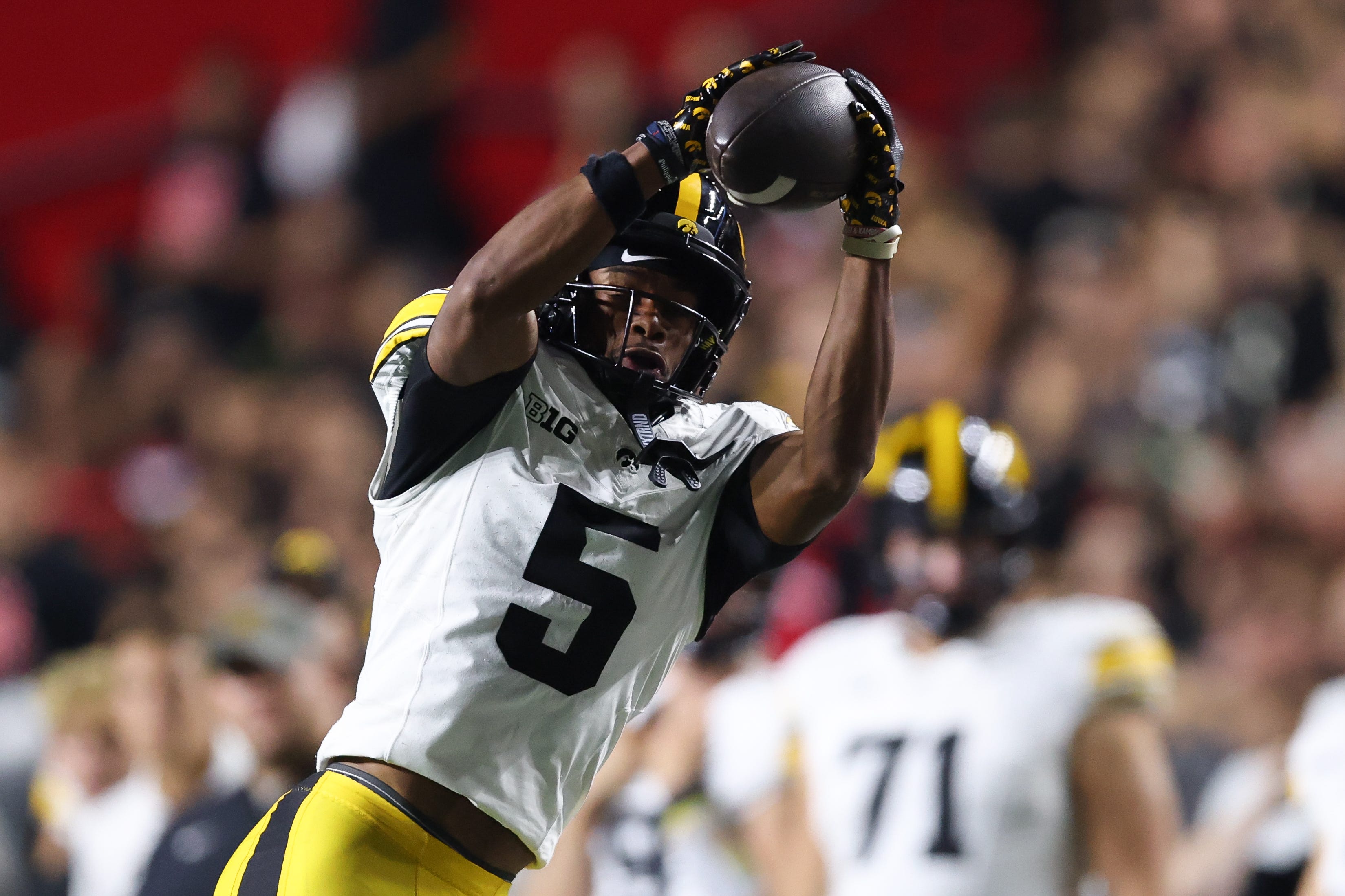 Iowa football treads water in CBS Sports 136 Rankings with Wisconsin in ...