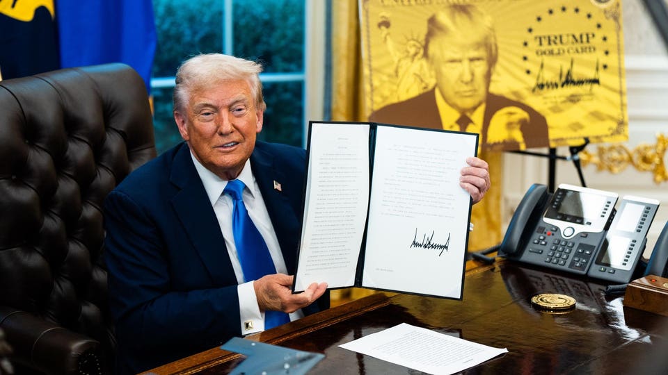 Trump Gold Card Visa’s ‘Admission Of Failure’: Gets 80% Price Cut