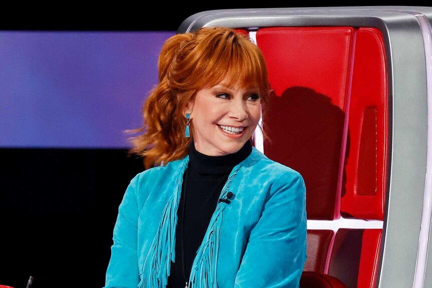 Reba McEntire Sends Prayers, Addresses "Crazy" Fake AI Pics of Her and ...