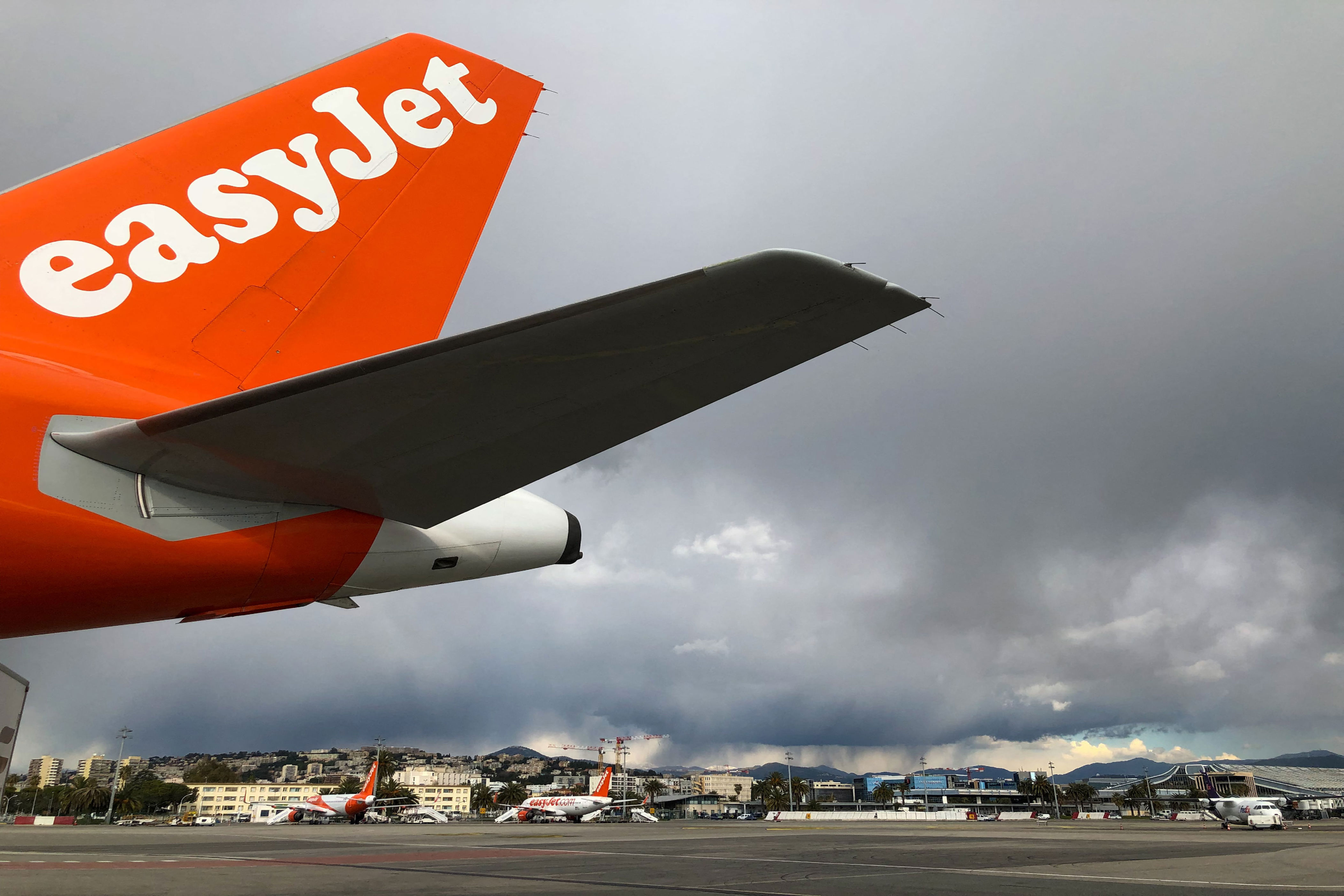 Un crash d’avions évité «à trois mètres près» : que s’est-il passé à l ...