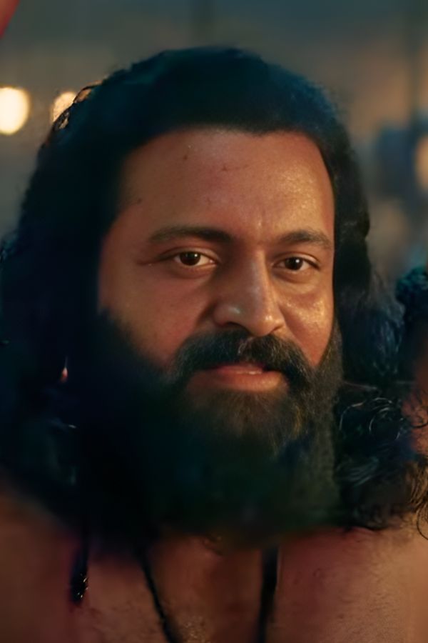 What is Bhoota Kola? Rishabh Shetty’s Kantara: A Legend Chapter 1 to ...