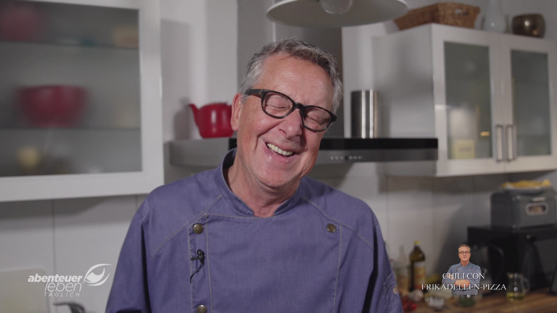 Dirk Hoffmann testet die Chili-con-Frikadellen-Pizza