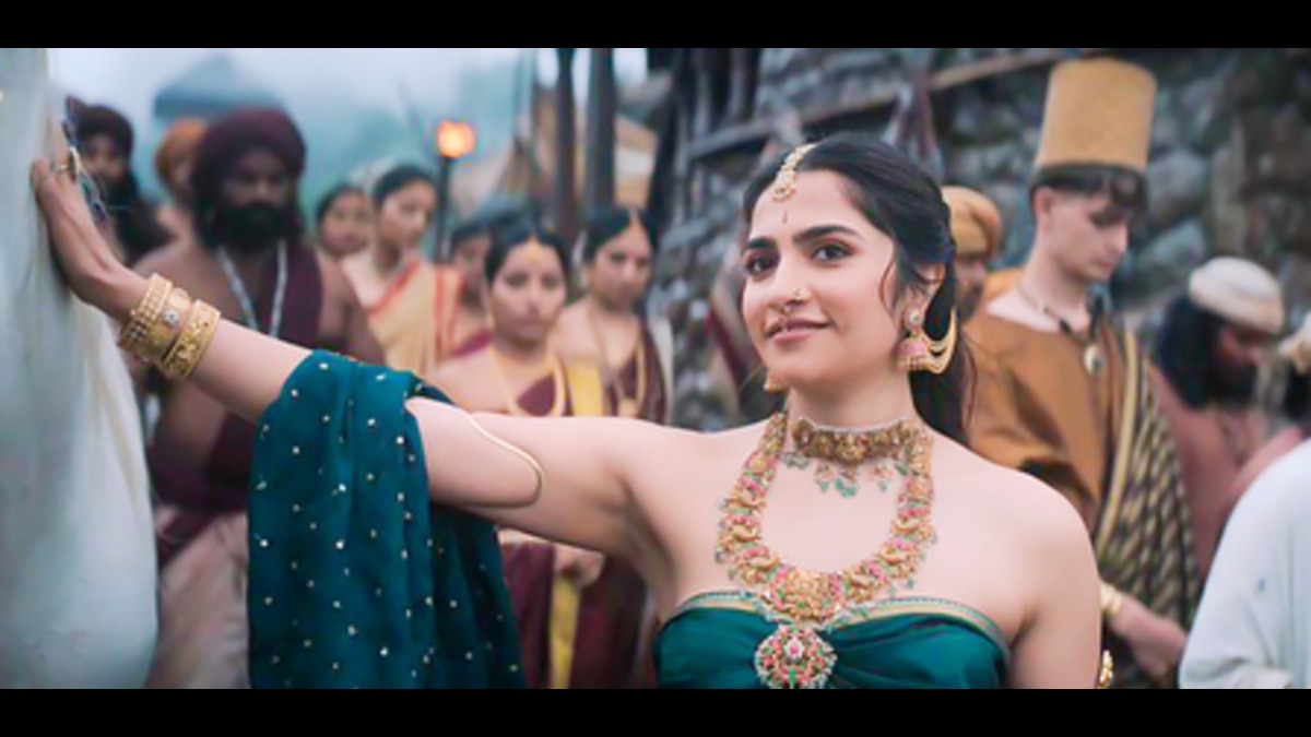 Rukmini Vasanth On Playing Princess Kanakavathi In Kantara: Chapter 1 ...