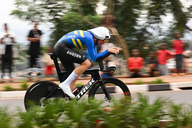 Road World Championships: Jakob Söderqvist dominates under-23 men's ...