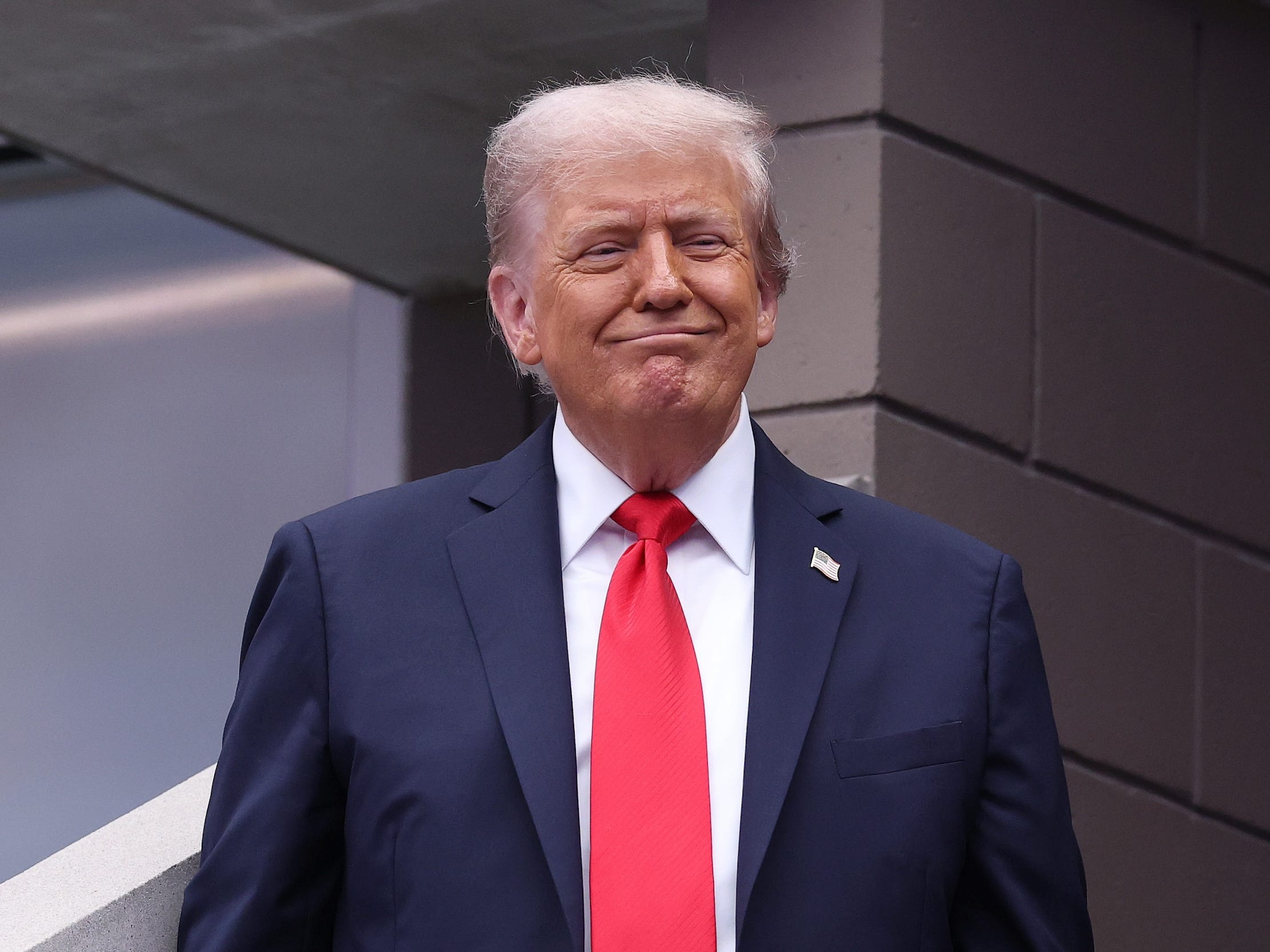 Indian tech stocks slump after Trump imposes $100,000 application fee for H-1B visas