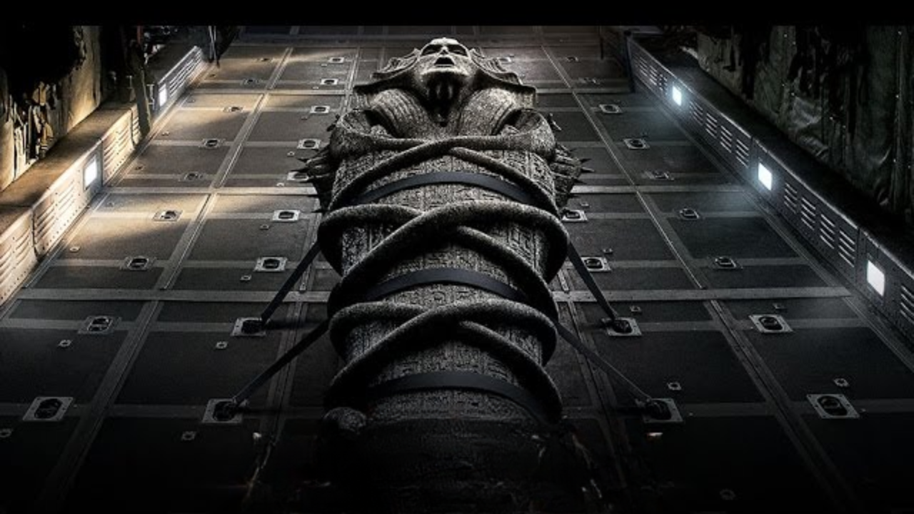 The Mummy - Official Trailer - (Tom Cruise, Russel Crowe)