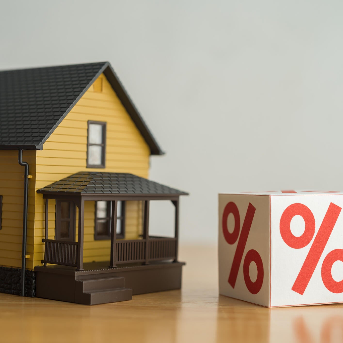 Waiting for an October mortgage rate drop? 3 things homebuyers should ...