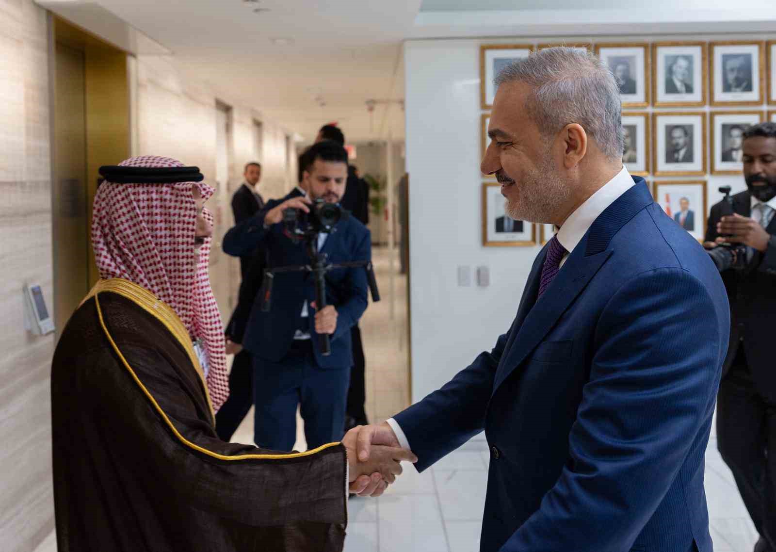 Dışişleri Bakanı Fidan, Suudi Arabistan Dışişleri Bakanı Al Suud ile ...