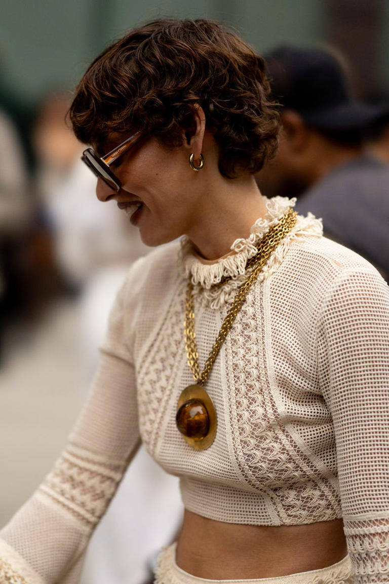 The bixie curl cut is everywhere right now - 6 pics to inspire your new ...