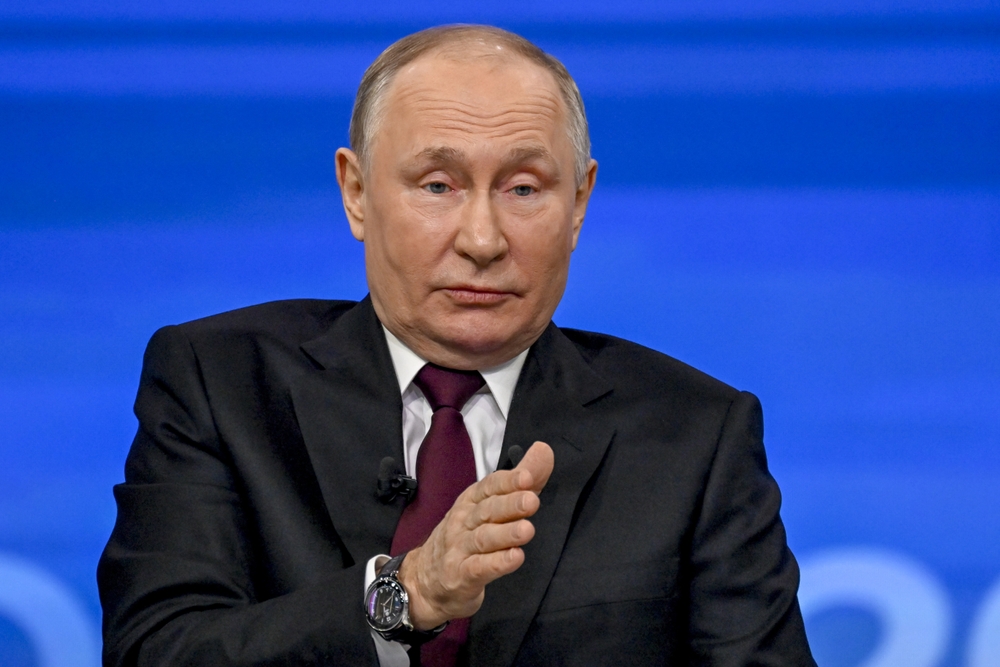 Putin-friendly government reverses stance: Resumes Ukraine aid after 2 ...