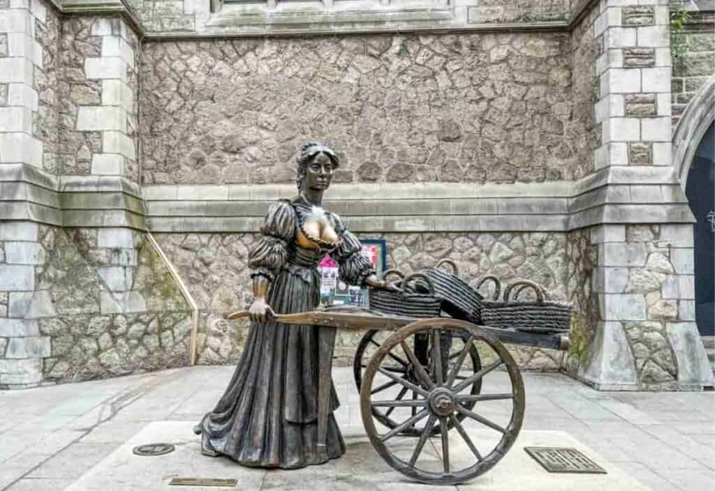 Hands off? Europe's 7 most touched statues draw curious travelers