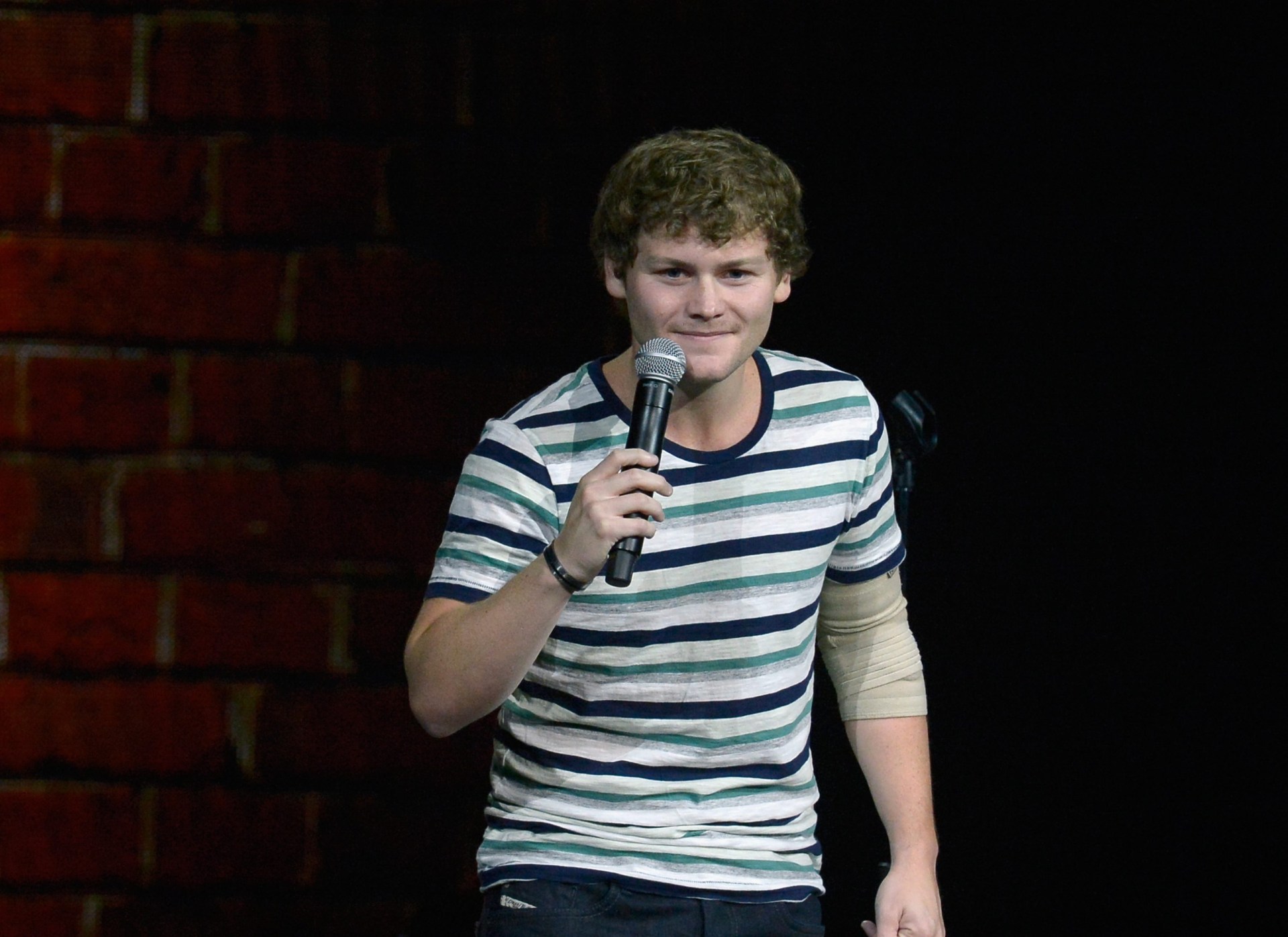 Stand-up comedian cries as audience save man's life