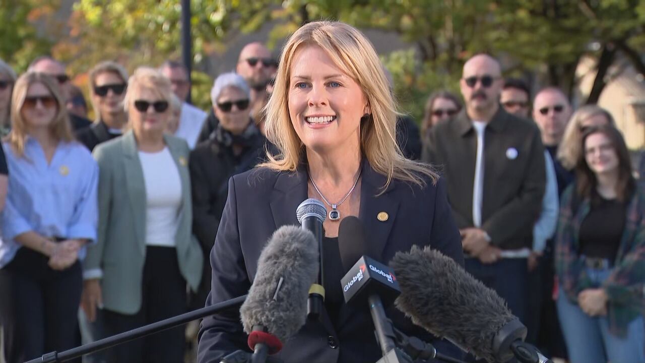 Vancouver city councillor kicked out of ruling party announces mayoral bid