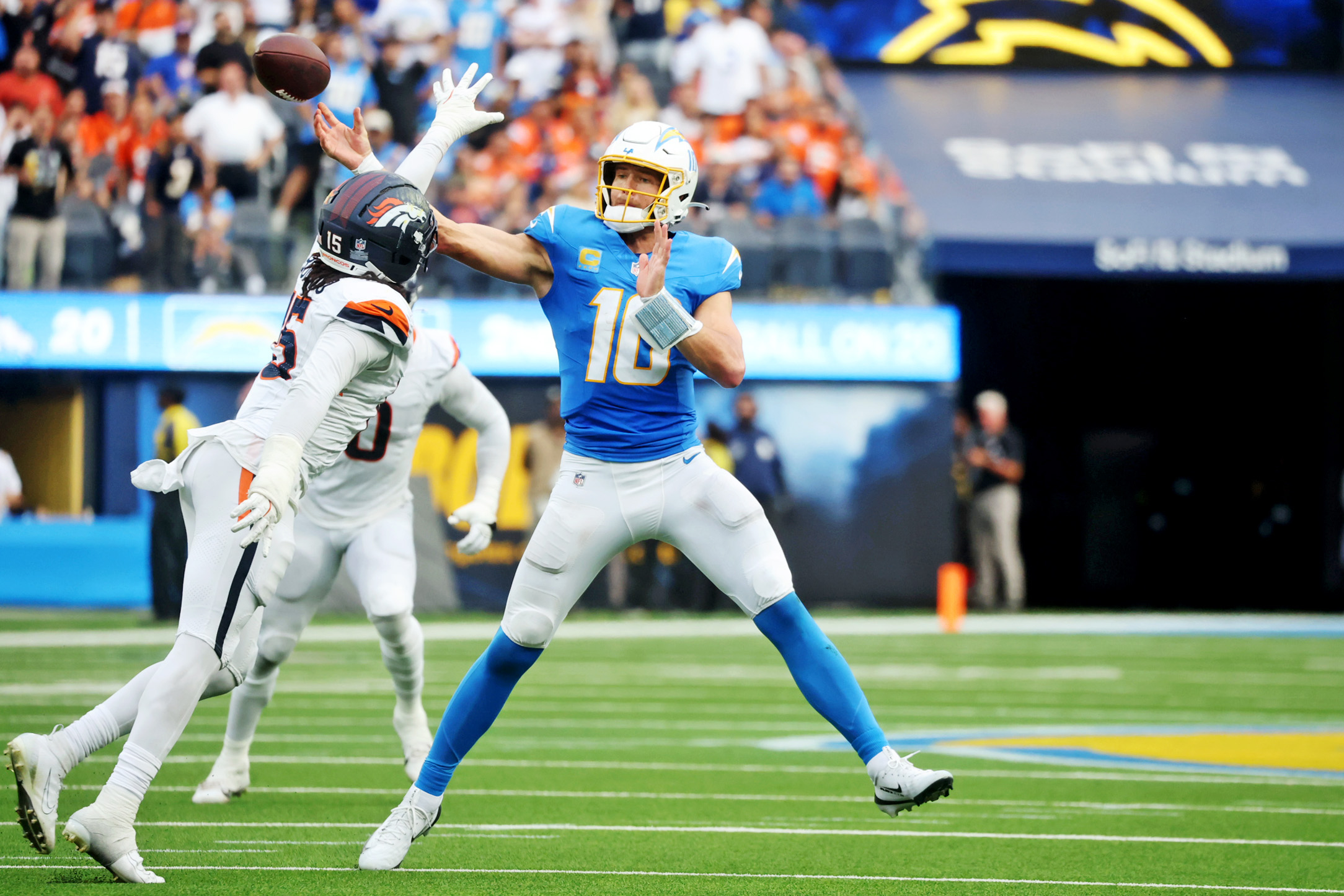 Justin Herbert’s superstar throws are giving Chargers a reason to believe