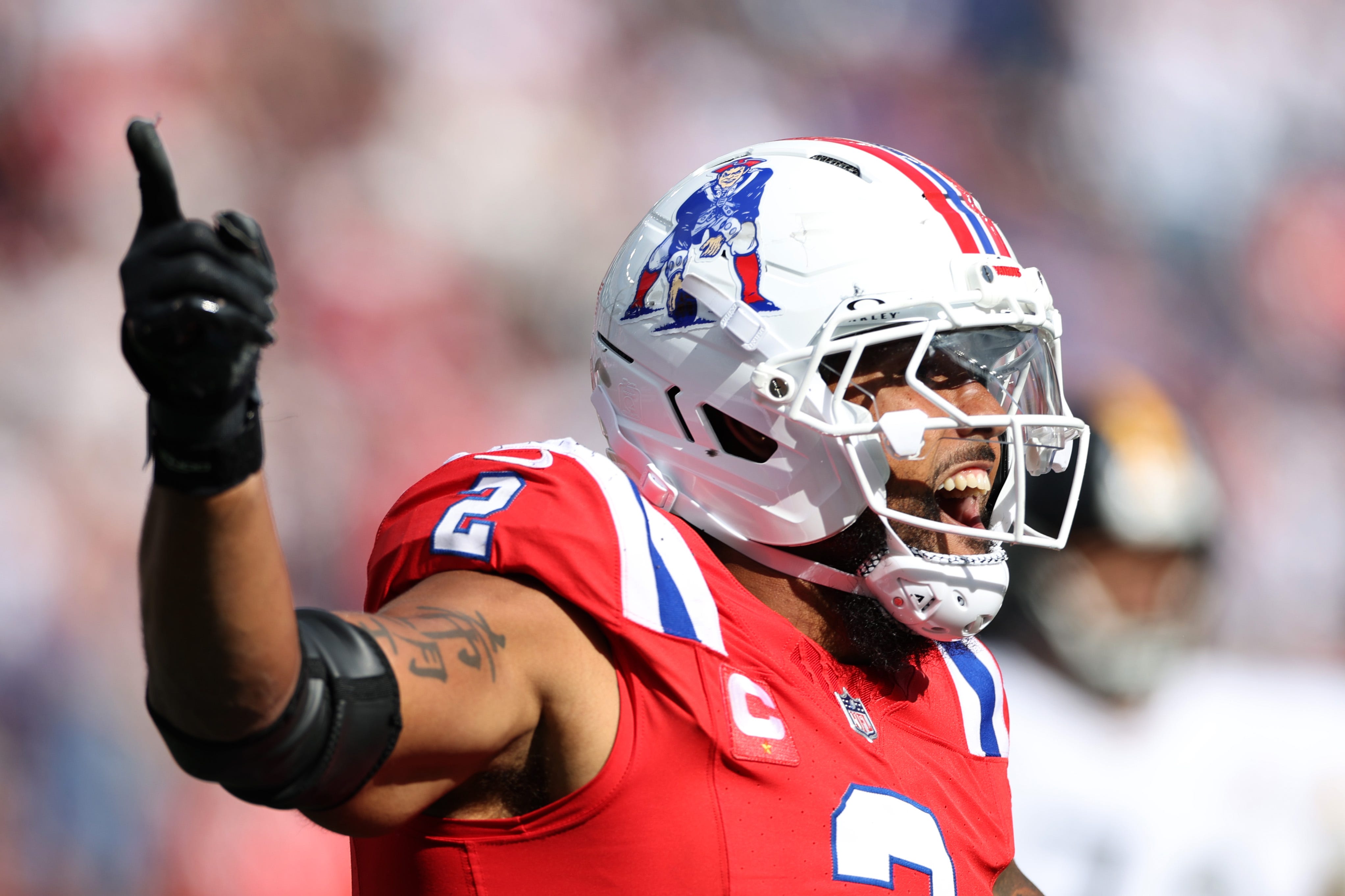 Best and worst defensive PFF grades for Patriots in loss to Steelers