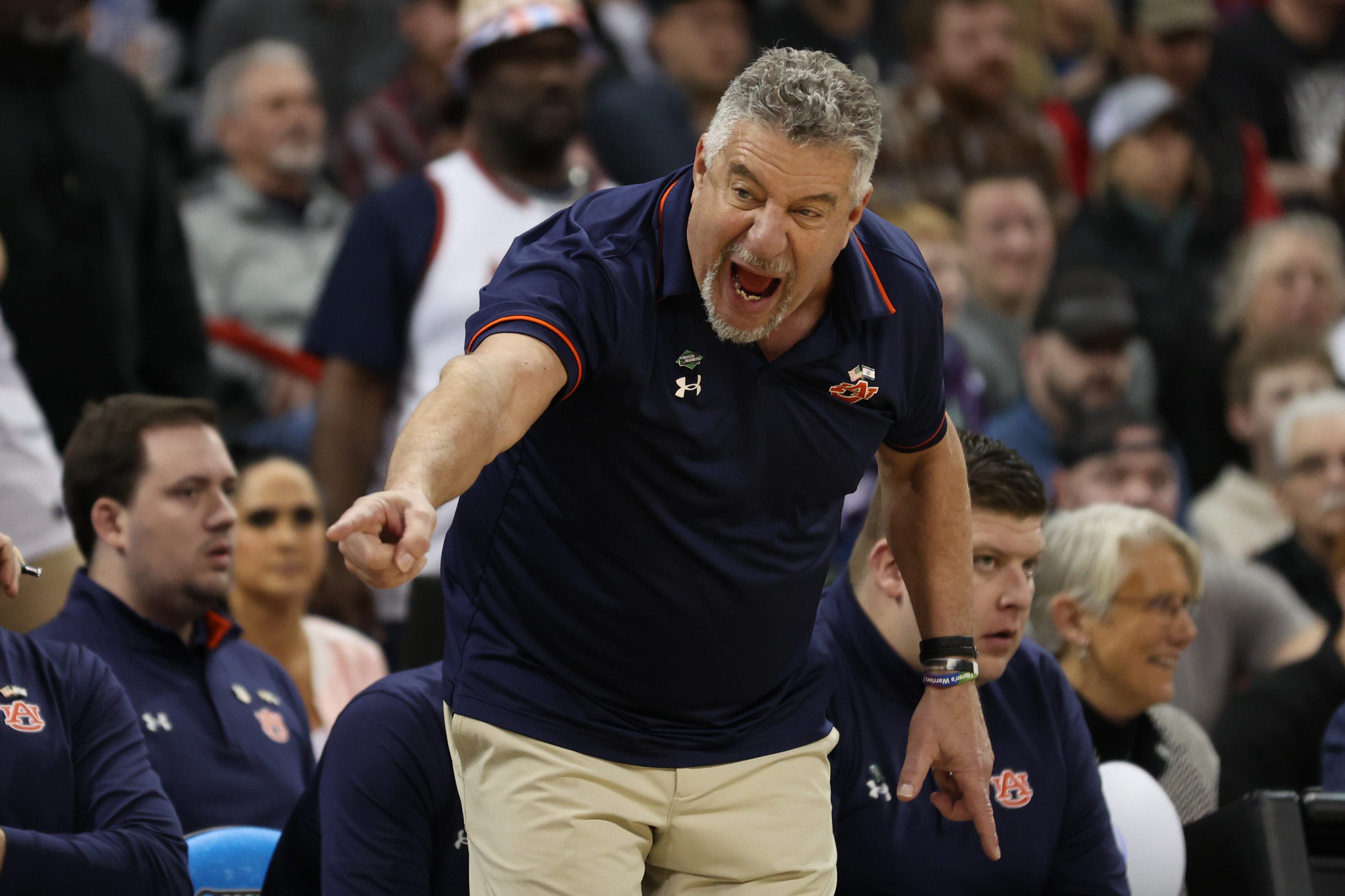 Bruce Pearl to retire from coaching, with son to replace him at Auburn, per ESPN report