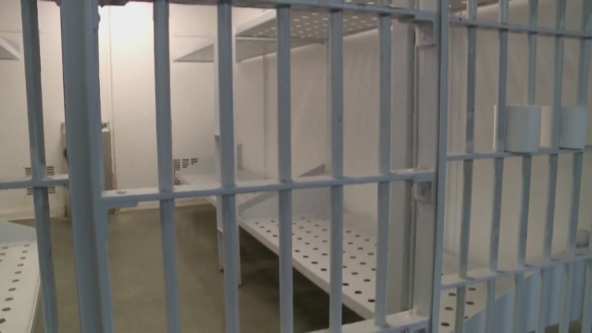 Shelby County jail employee indicted in jail smuggling investigation