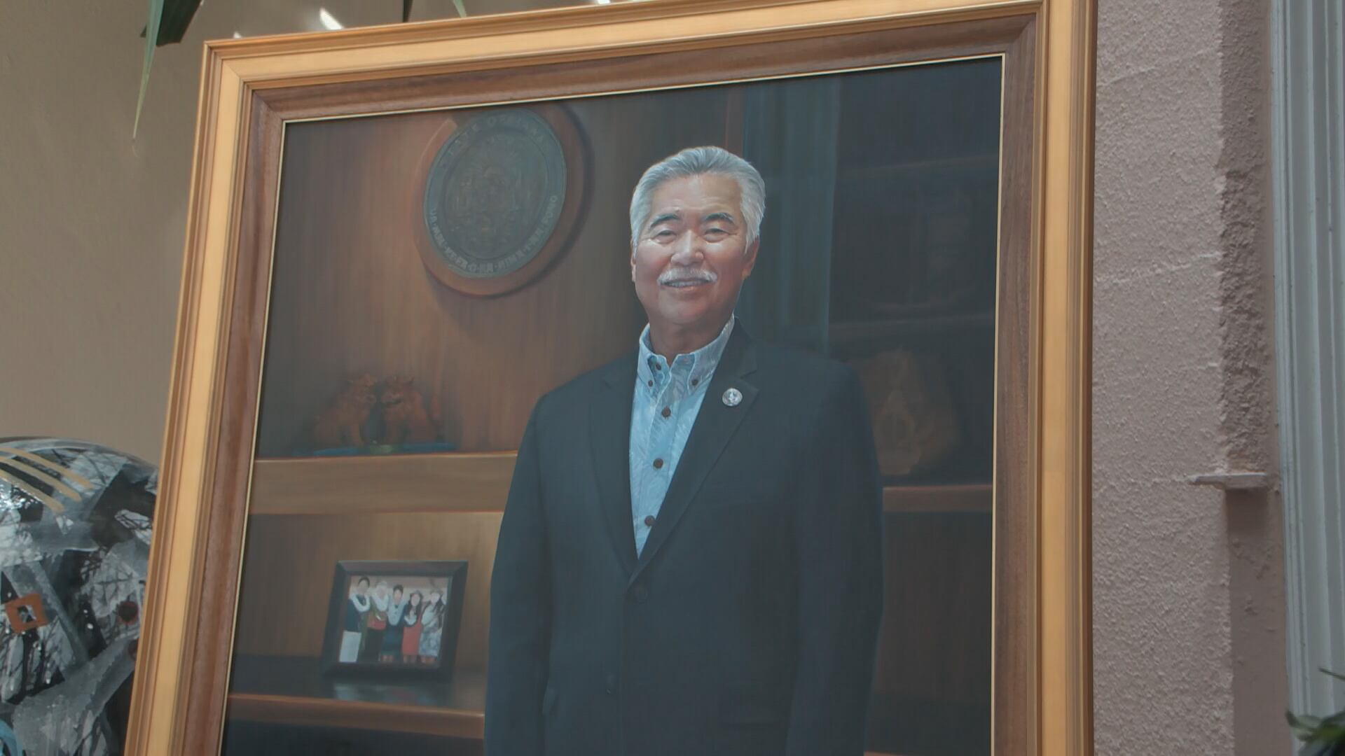 Official state portrait of former Hawaii governor unveiled