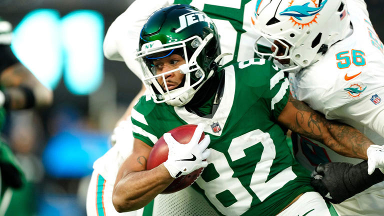 Eagles claim ex-Giants returner after brutal kickoff issues vs. Rams