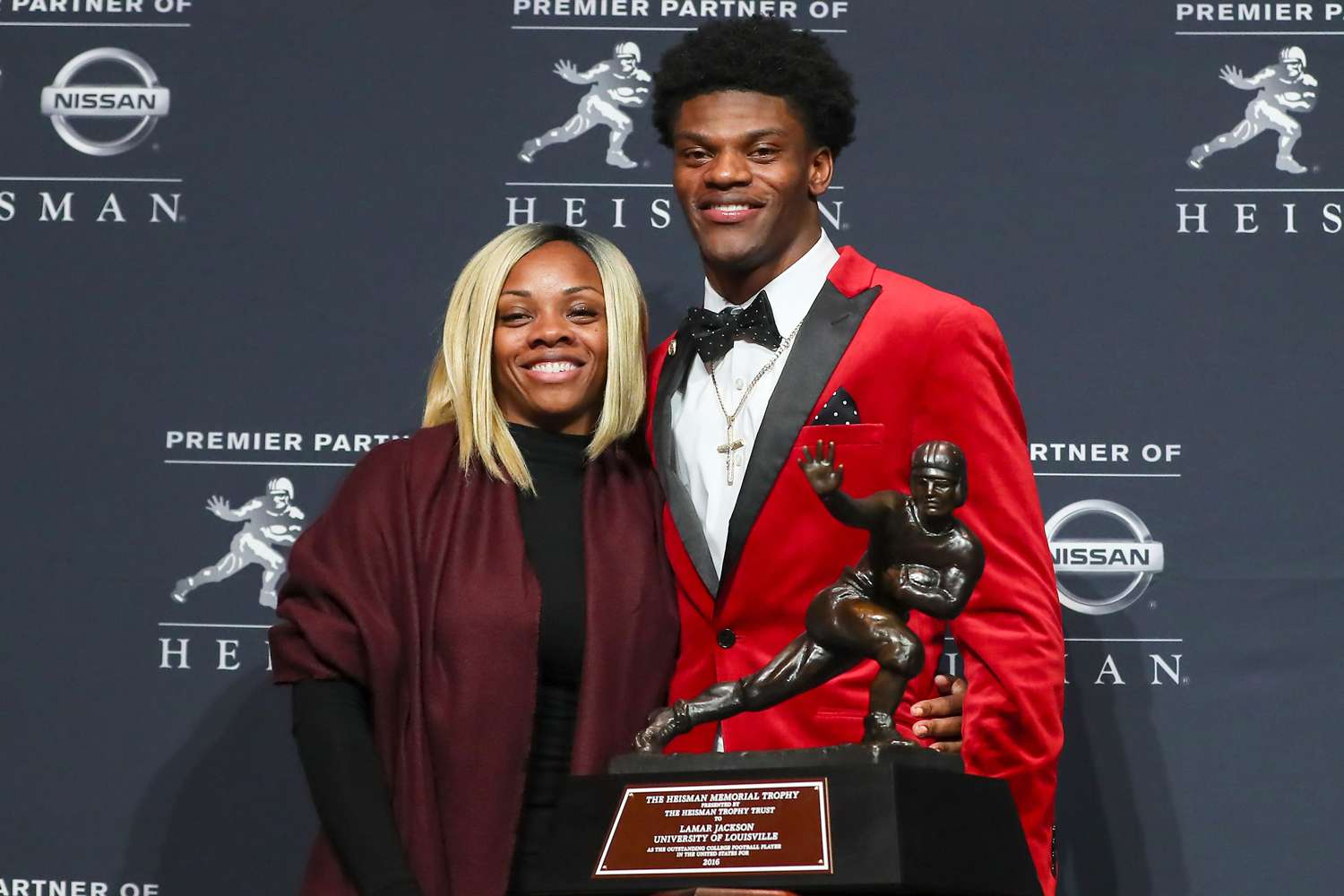 All About Lamar Jackson’s Mom, Felicia Jones (and the Surprising Major ...