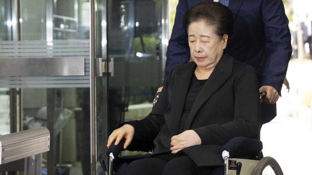 'Moonies' church leader arrested over gifts to ex-South Korean first lady