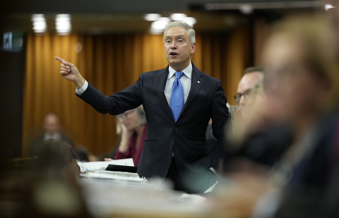 Le ministre Champagne comparaîtra devant le comité des finances ...