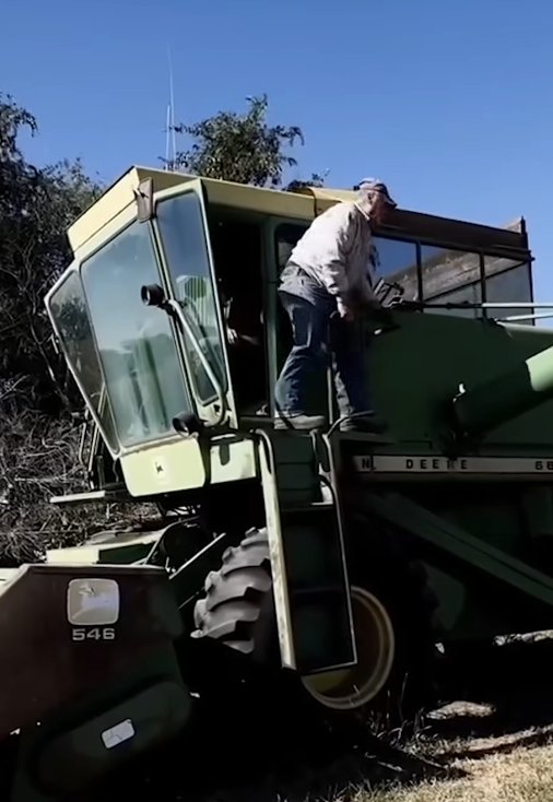 Bringing a ’72 Combine Back to Life