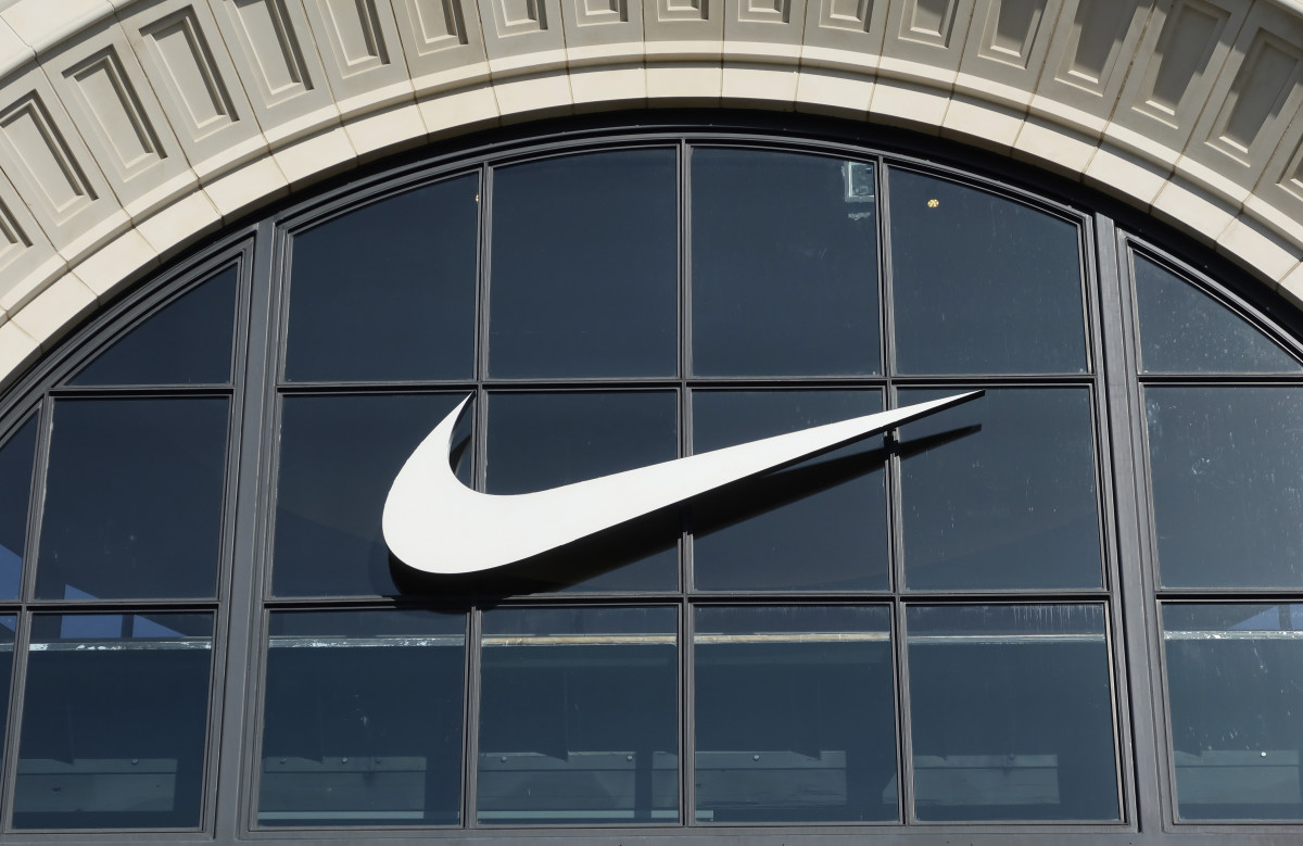 These Old-School Nike Running Shoes That Are Renowned for Comfort Are ...