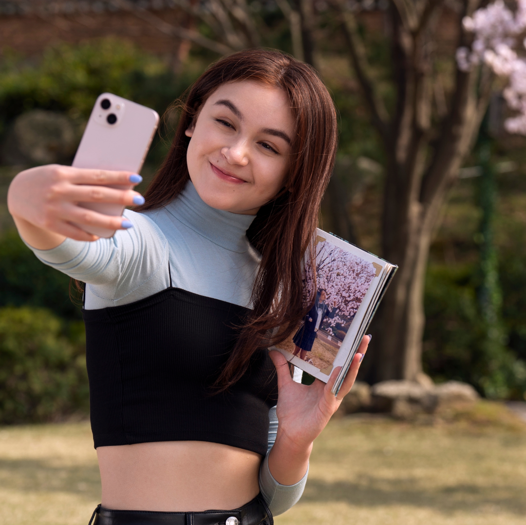 Meet the Cast of 'XO, Kitty'