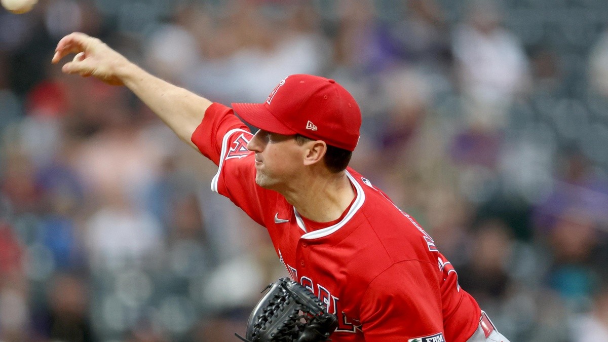 MLB: Pitcher Kyle Hendricks Plans to Retire, Reports Say