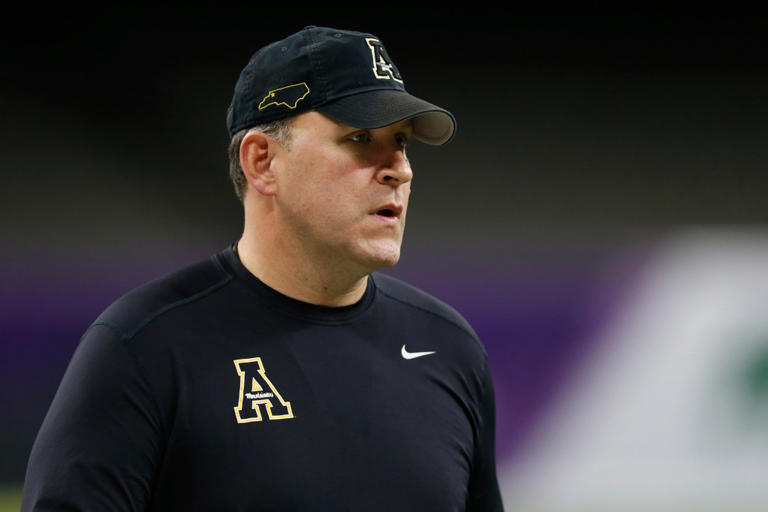 UCF football assistant Shawn Clark dies ‘unexpectedly’ at 50