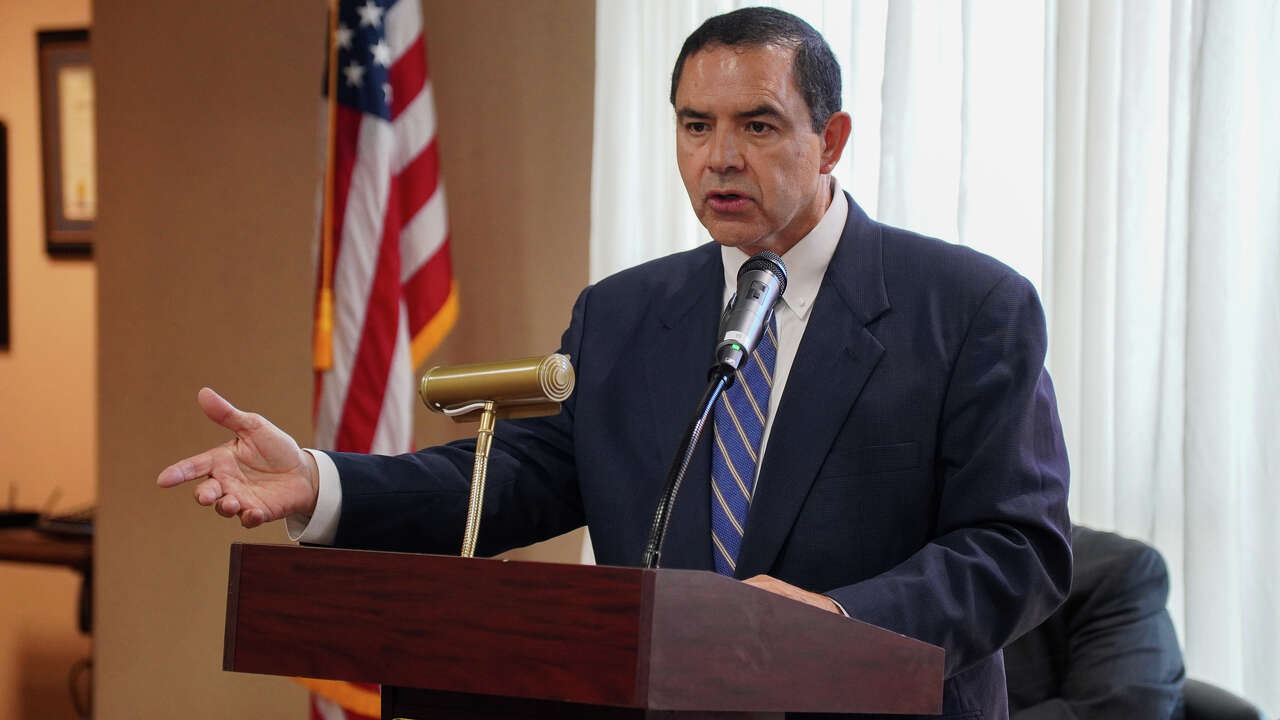 Cuellar backs bill to extend Affordable Care Act tax credits