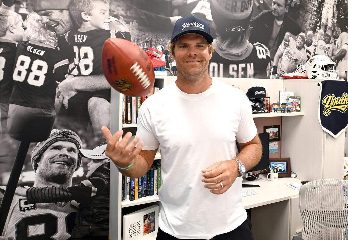 Greg Olsen, Jon Gruden ‘shocked' by Panthers' big victory against Falcons