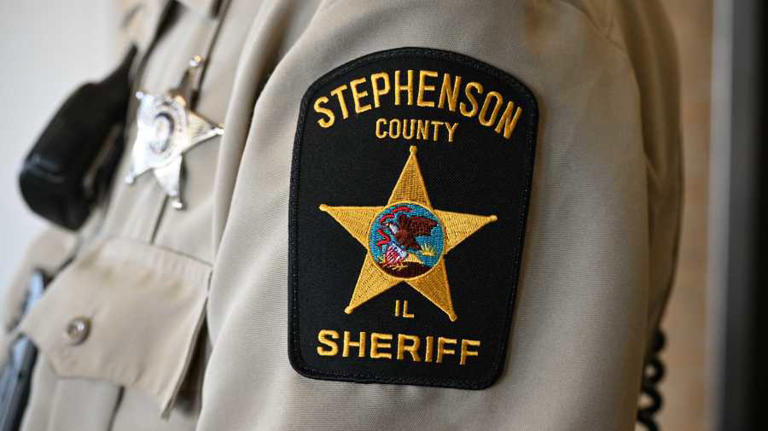 Man dies in head-on collision with semi-truck in Stephenson County